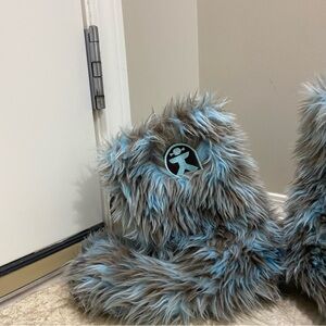 Bedroom Athletics | Shoes | Bedroom Athletics Furry Blue And Brown ...
